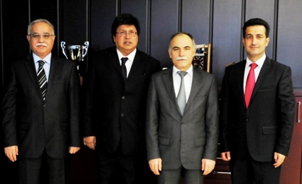 Mara Teknoloji Üniversitesi Rektörü Dato’ Prof. Dr. Sahol Hamid Abu ...